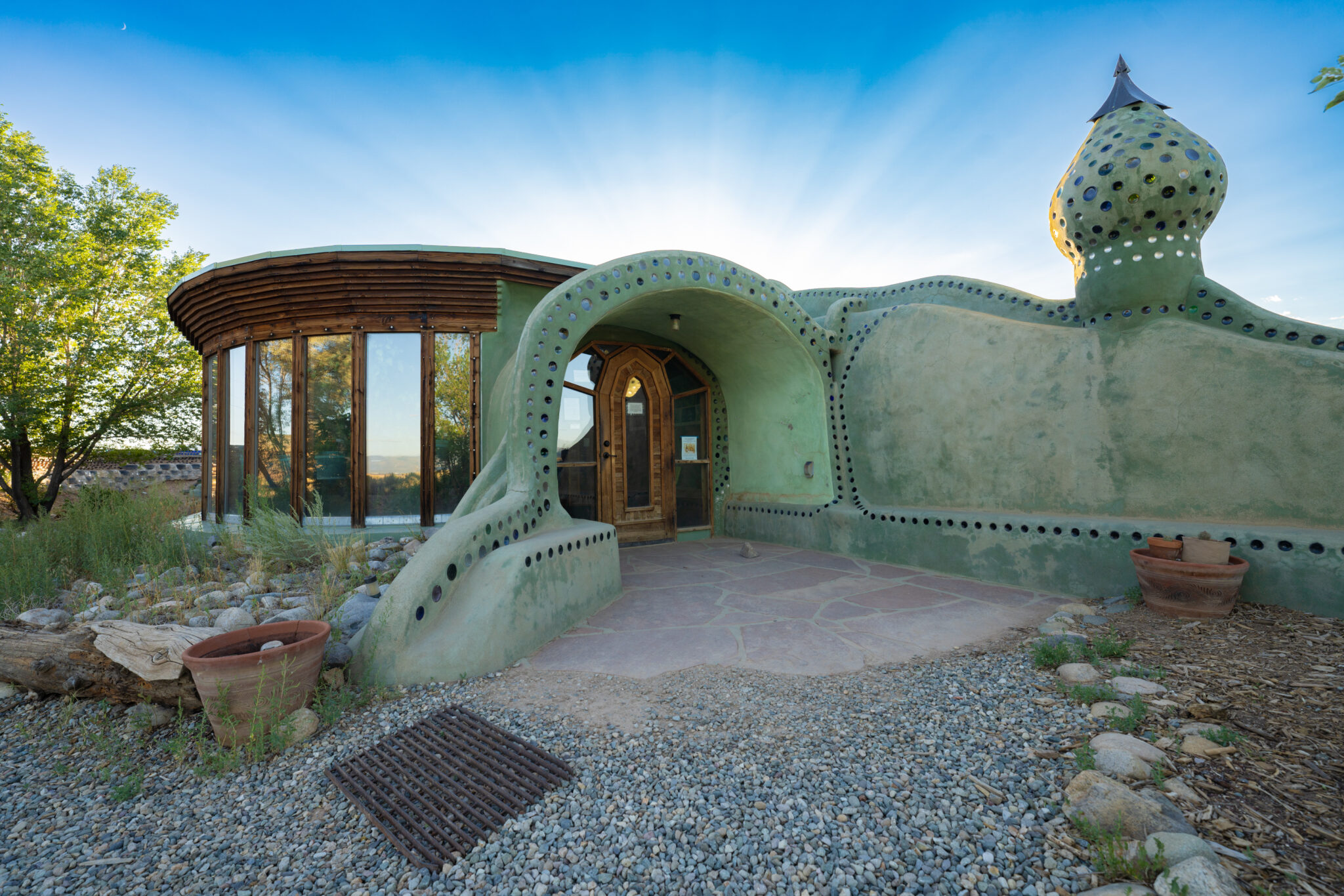 We build Earthships - Earthship Biotecture