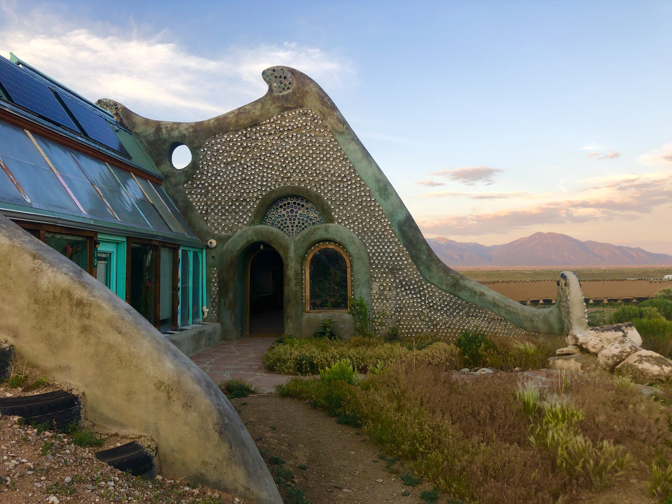 Weekend Seminars: - Earthship Biotecture